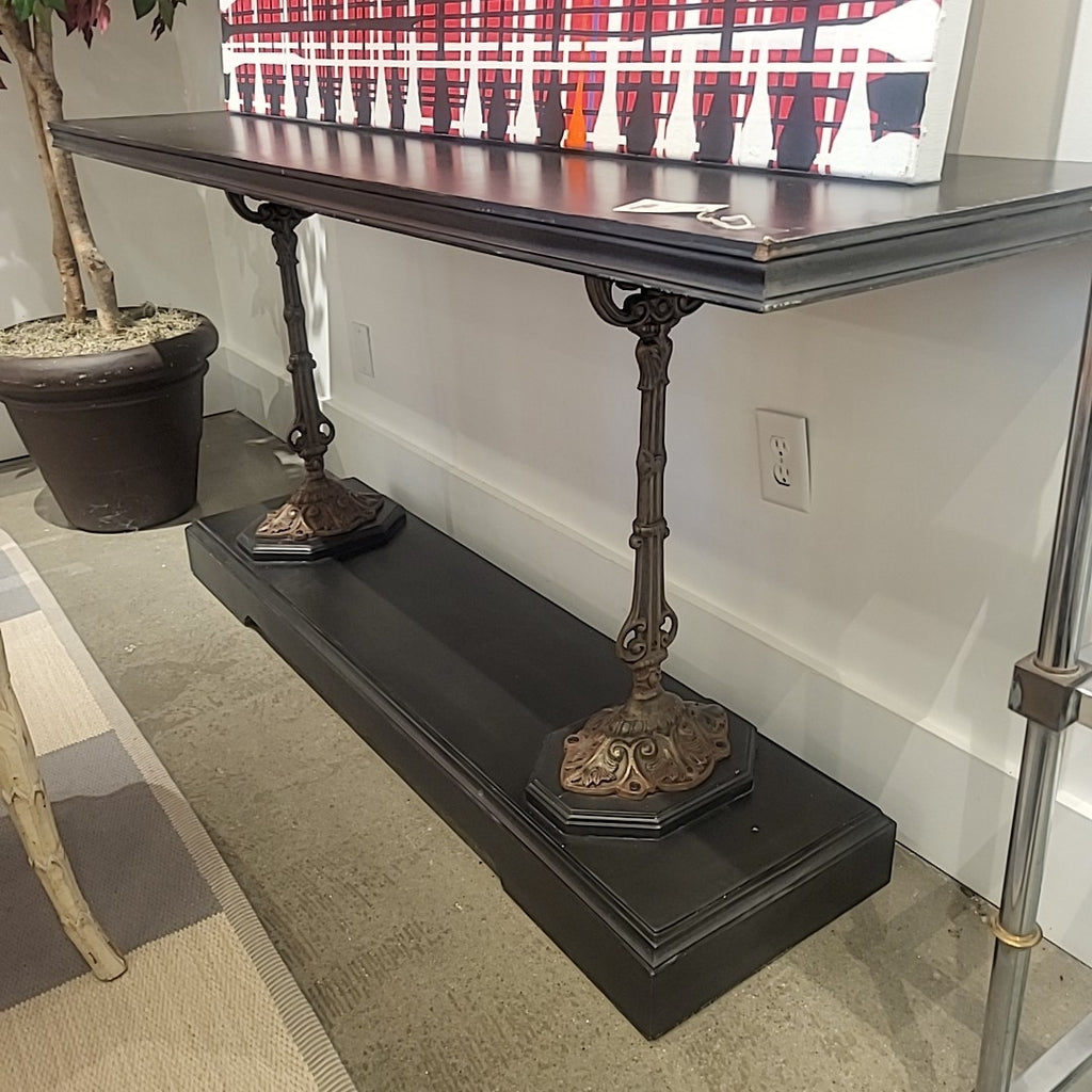 RH Metal Console – colletteconsignment.com